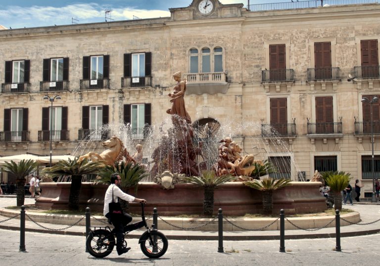 Antonio Balistreri - Artist on PortraitMode - Share Your Street Photography