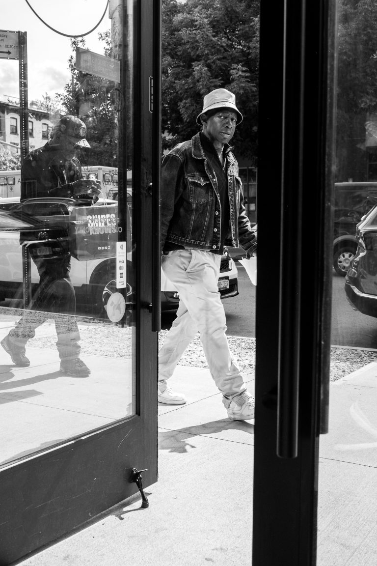 Rob Fields - Artist on PortraitMode - Share Your Street Photography