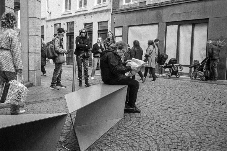 Luttie Esser - Artist on PortraitMode - Share Your Street Photography