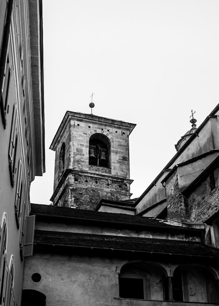 Alex Batista - Artist on PortraitMode - Share Your Street Photography