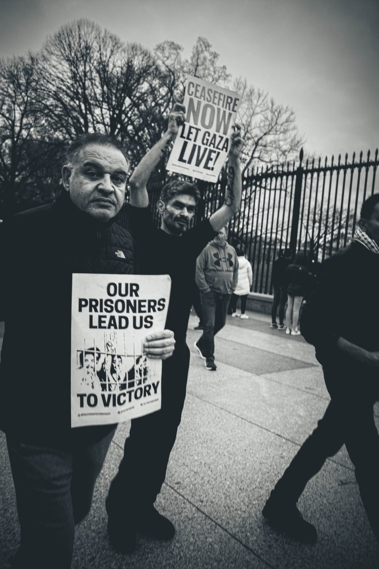 David Logan - Artist on PortraitMode - Share Your Street Photography