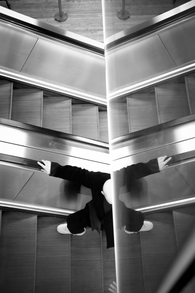 Ian Ford - Artist on PortraitMode - Share Your Street Photography