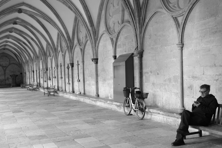 Ian Ford - Artist on PortraitMode - Share Your Street Photography