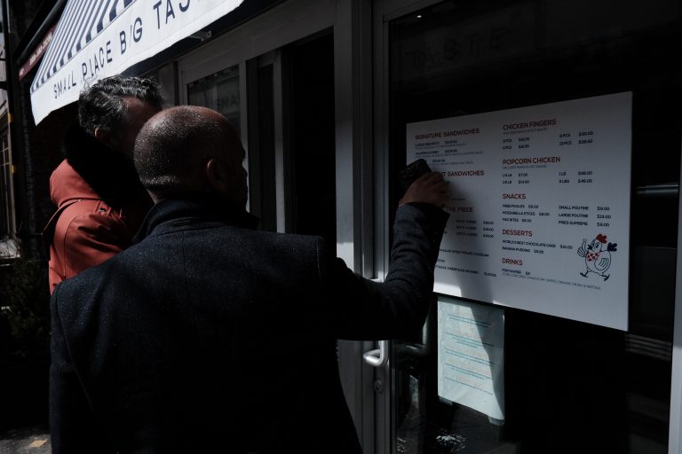 Alex Piamonte - Artist on PortraitMode - Share Your Street Photography